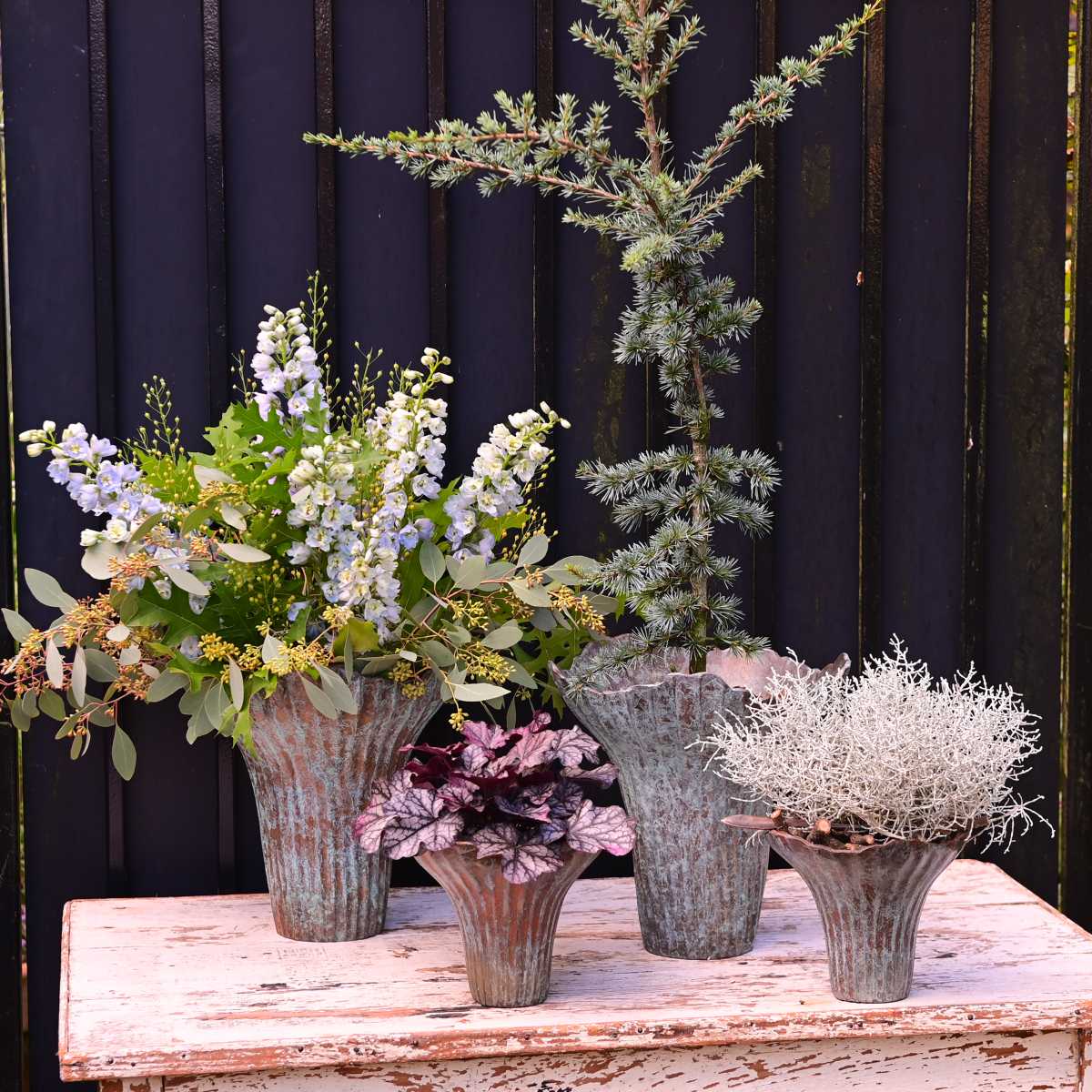 Large deluxe cast iron vase with verdigris patination Ø: 29,5 cm H: 29 ...